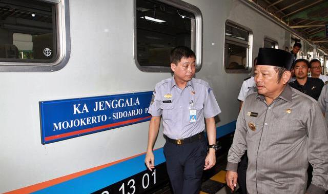 FOTO KERETA API TERBARU : Kereta Api Jenggala Diluncurkan Menhub - Espos.id
