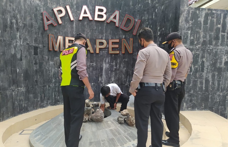 Ditemukan Sumber Gas Baru, Api Abadi Mrapen Menyala Lagi - Espos.id