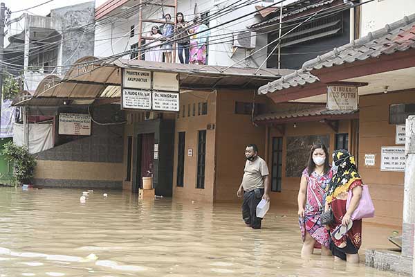 Ratusan Rumah Tergenang Banjir Akibat Luapan Kali Bekasi - Espos.id