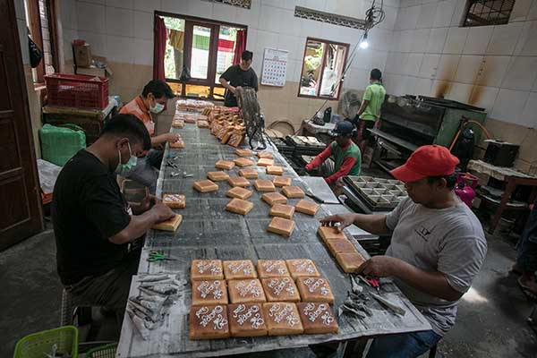 Melihat Produksi Roti Widoro, Oleh-Oleh Legendaris Khas Sukoharjo ...