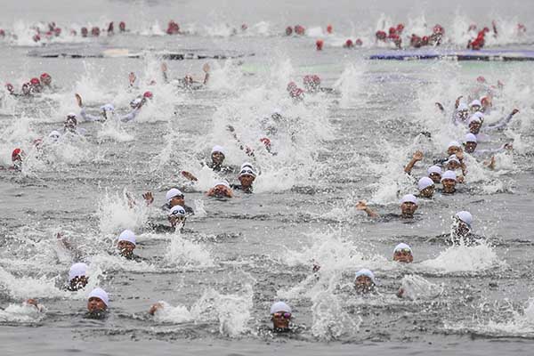 Aksi Water Trappen Ribuan Prajurit Meriahkan HUT ke 77 TNI, Pecahkan ...