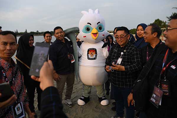 KPU Resmi Luncurkan Sura dan Sulu jadi Maskot Pemilu 2024 - Espos.id