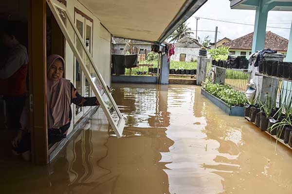 Dua Sungai di Tasikmalaya Meluap, Ratusan Rumah Warga Terendam Banjir - Espos.id