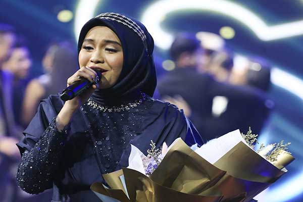 Momen Salma Salsabil Asal Probolinggo Juara Indonesian Idol 2023 - Espos.id