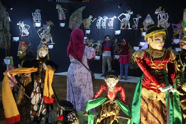 Peringatan Hari Wayang Dunia IX, Beragam Jenis Wayang Dipamerkan di ISI Solo - Espos.id | Espos ...