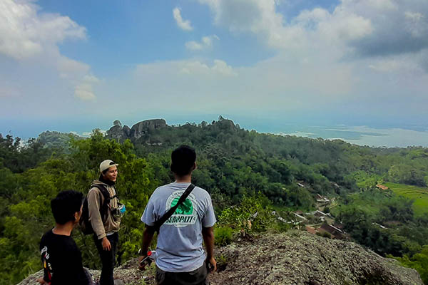 Potret Puncak Sokogunung, Suguhkan Keindahan Alam Wonogiri dari Ketinggian - Espos.id