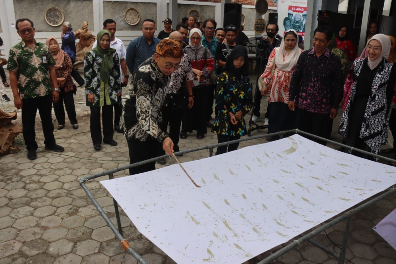 Pameran Patung hingga Sketsa Wajah Pram Ada di Festival Blora Seabad ...
