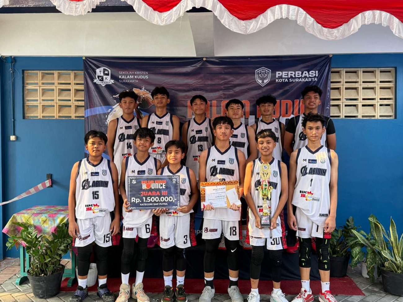 SMP ABBS Surakarta Borong Piala Turnamen Basket Kalam Kudus Bounce 2025 ...